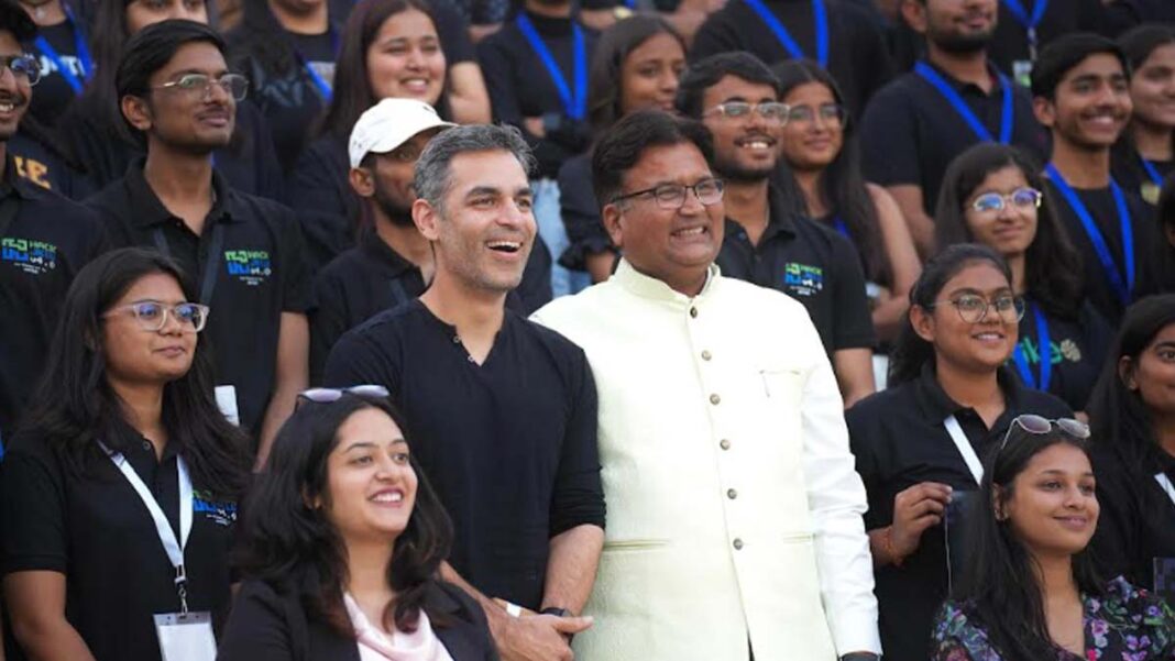 उन लोगों के साथ समय बिताईये, जो हमसे अलग है : अंकुर वारिकु - www ...